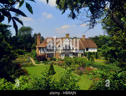 UK, Kent, Maidstone, Otham, Stoneacre, 15th century half-timbered ...