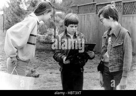 THE GATE, from left, Christa Denton, Stephen Dorff, 1987, ©New Century ...