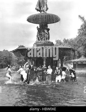 GODSPELL, (l-r): Lynne Thigpen, Katie Hanley, Robin Lamont, Victor ...