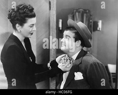 LITTLE GIANT, from left: Lou Costello, Jacqueline deWit, 1946 Stock ...