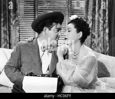 LITTLE GIANT, from left: Lou Costello, Jacqueline deWit, 1946 Stock ...
