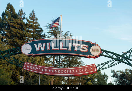 The Willits arch sign over Highway 101 in Willits, California Stock ...