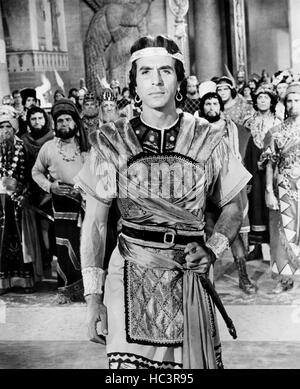 THE QUEEN OF BABYLON, (aka LA CORTIGIANA DI BABILONIA), from left ...