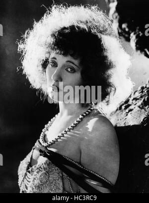 THE QUEEN OF SHEBA, Betty Blythe, 1921 Stock Photo - Alamy