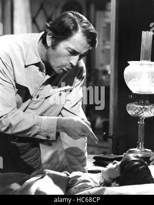 SHOOT OUT, Gregory Peck, Dawn Lyn, 1971 Stock Photo - Alamy