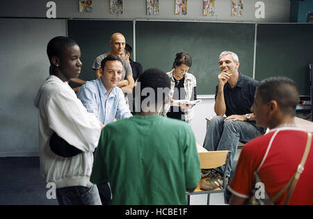 THE CLASS, (aka ENTRE LES MURS), center, hands raised, from left ...
