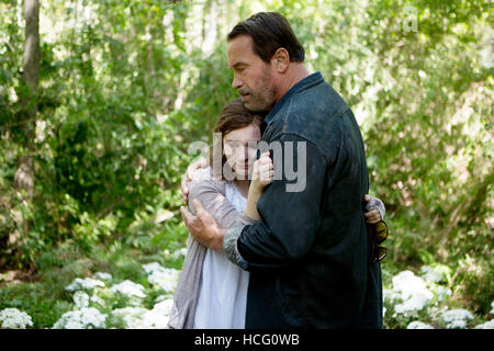 MAGGIE, from left: Arnold Schwarzenegger, Abigail Breslin, 2015. ph ...