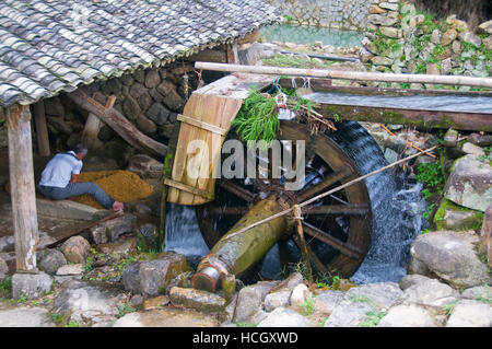 The village people of Zeya in the Yandang Mountains have a long Stock ...