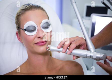 rf lifting procedure Stock Photo - Alamy