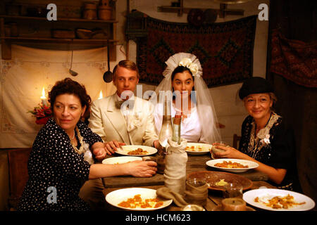 SILENT WEDDING, (aka NUNTA MUTA), from left: Meda Andreea Victor ...