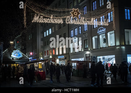 Munchen, Germany. 08th Dec, 2016. Christmas markets around city ...