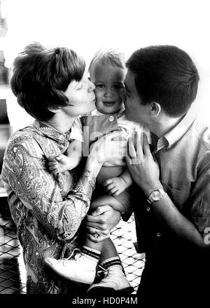 Bruce Lee with his wife and his son Brandon Actor Stock Photo - Alamy