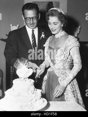 ELEANOR PARKER and her husband to be, Paul Clemens, 1954, apply for a ...
