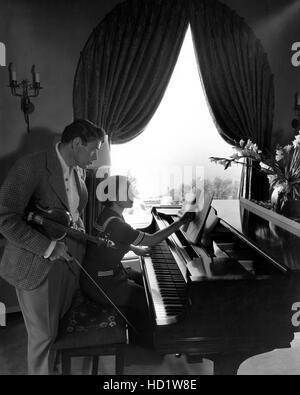 Paul Muni and his wife Bella Finkel at home, 1934 Stock Photo - Alamy
