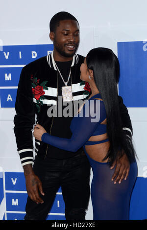 Nicki Minaj and Meek Mill attending the MTV Video Music Awards 2016 at ...