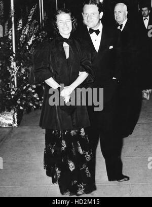 SPENCER TRACY and wife LOUISE TRACY arrive in the UK aboard the Queen ...