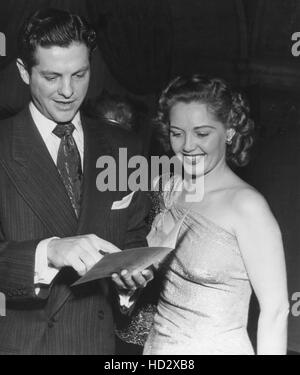From left: Robert Cummings with wife Vivi Janiss, 1937 Stock Photo - Alamy