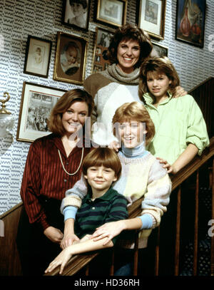 KATE & ALLIE, Susan Saint James, Jane Curtin, 1984-89 Stock Photo - Alamy