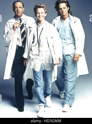 DOOGIE HOWSER, M.D., from left: Lucy Boryer, Max Casella, Lisa Dean ...