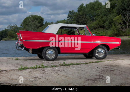 Amphicar - the 1960s amphibious swimming car, bilge water draining ...