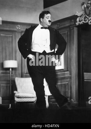 THE JACKIE GLEASON SHOW, Jackie Gleason as Reginald van Gleason III ...