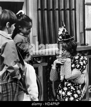 CURIOSITY SHOP, from left: John Levin, Shirley Jones, 1971 Stock Photo ...