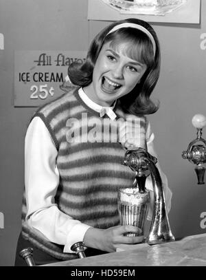 KAREN, (aka 90 BRISTOL COURT), Debbie Watson, Jeanne Bal, 1964-65 Stock Photo - Alamy