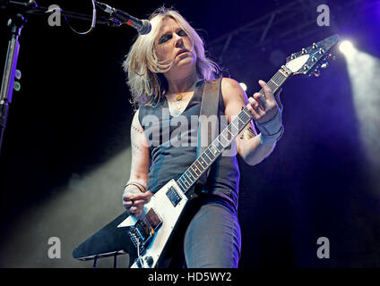L7 performing at Manchester O2 Ritz Featuring: L7, Donita Sparks ...