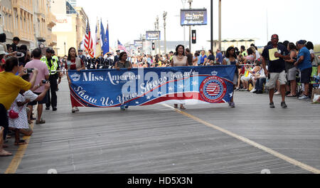 2017 Miss America Show Us Your Shoes Parade at The Boardwalk Atlantic ...