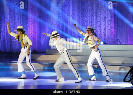 ABBY'S ULTIMATE DANCE COMPETITION, (from left): judges Rachelle Rak ...