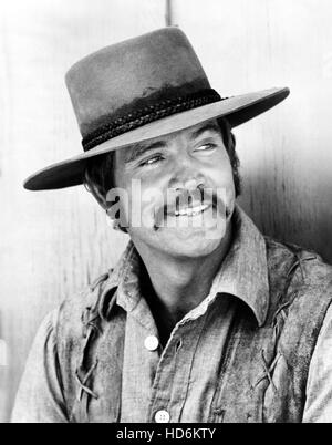 THE VIRGINIAN (aka THE MEN FROM SHILOH), Darren McGavin (center), Mary ...