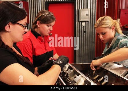 ALL GIRLS GARAGE, Cristy Lee, (Season 3, ep. 306). photo: © Velocity ...