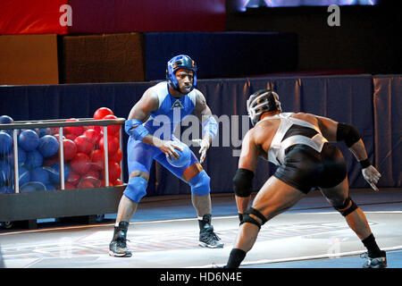 AMERICAN GLADIATORS, Titan (aka Mike O'Hearn), Lou Ferrigno (Season 2 ...