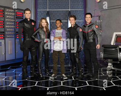 LAB RATS, l-r: Spencer Boldman, Billy Unger, Kelli Berglund, Tyrel ...