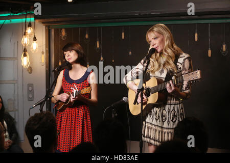 GARFUNKEL AND OATES, l-r: Riki Lindhome, Kate Micucci in 'Hair Swap ...