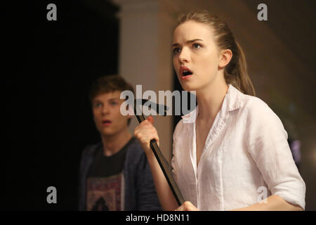 SCREAM (aka SCREAM: THE TV SERIES), (from left): Amelia Rose Blaire ...