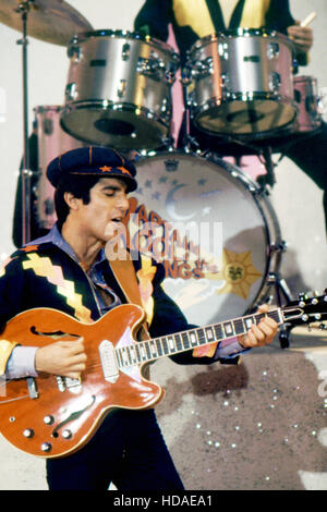 KROFFT SUPERSHOW, Kaptain Kool & The Kongs, (from left: Debra Clinger ...