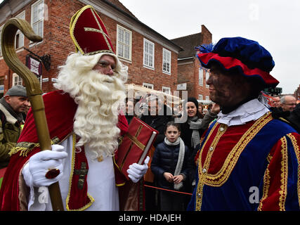 Sinterklaas and Zwarte Piet 5 dec Dutch Father Christmas Netherlands ...