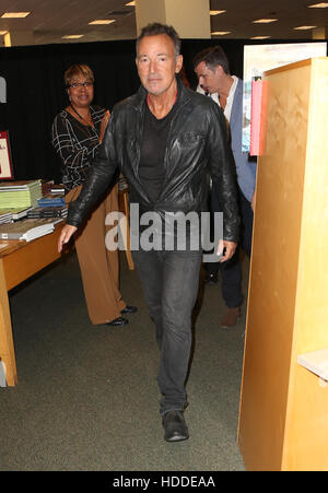 Bruce Springsteen Fan Event for 'Born To Run' Featuring: Bruce ...