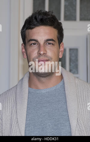 Mario Casas presents Springfield Christmas Commercial at Club Allard ...