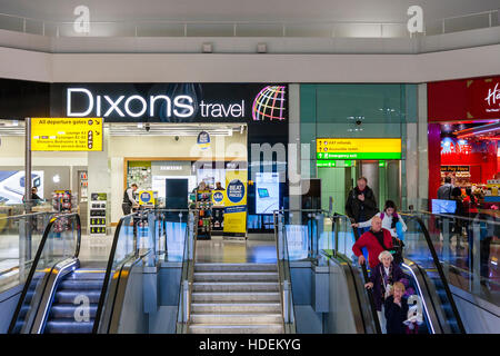 Dixons store, Departure lounge, Terminal 1, Heathrow airport, London ...