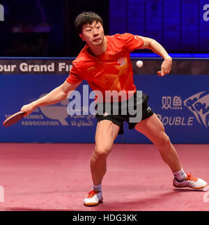 Doha, Qatar. 11th Dec, 2016. Gold medalist Zhu Yuling (R) of China and ...