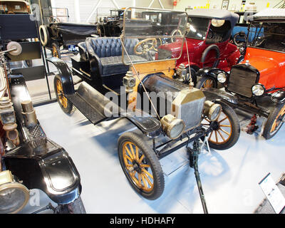 The 1909 Ford Model T, equipped with a 4-cylinder, 24 horsepower engine ...