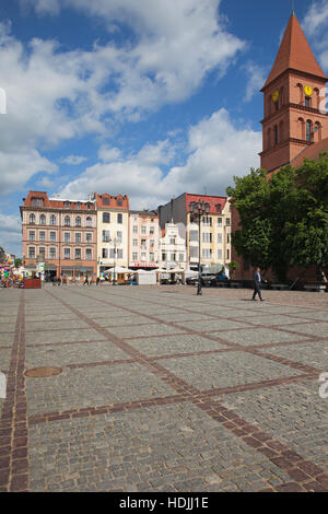New Town Square (Polish: Rynek Nowomiejski) in Torun, Poland, Church of ...