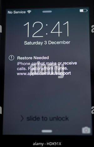 Broken Apple iPhone 4 with No Service and requiring a restore error ...