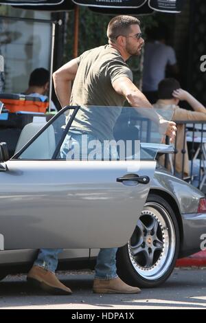 Jessie Metcalfe seen picking up a coffee from Alfred on Melrose Place ...