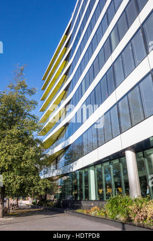 Riverbank house by ERP Architects, 2 Swan Lane, City of London, UK ...