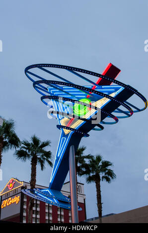 Oscar's Neon Martini Glass and Vegas neon signs, Fremont Street, Neon ...