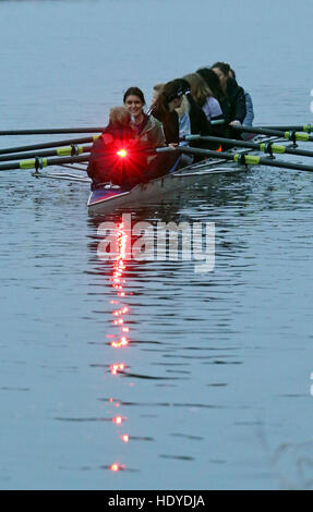 CAMBRIDGE UNIVERSITY STUDENTS OUT ROWING ON THE RIVER CAM IN CAMBRIDGE ...