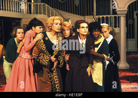 8 FRAUEN / 8 Femmes F 2002 / Francois Ozon Gaby (CATHERINE DENEUVE ...